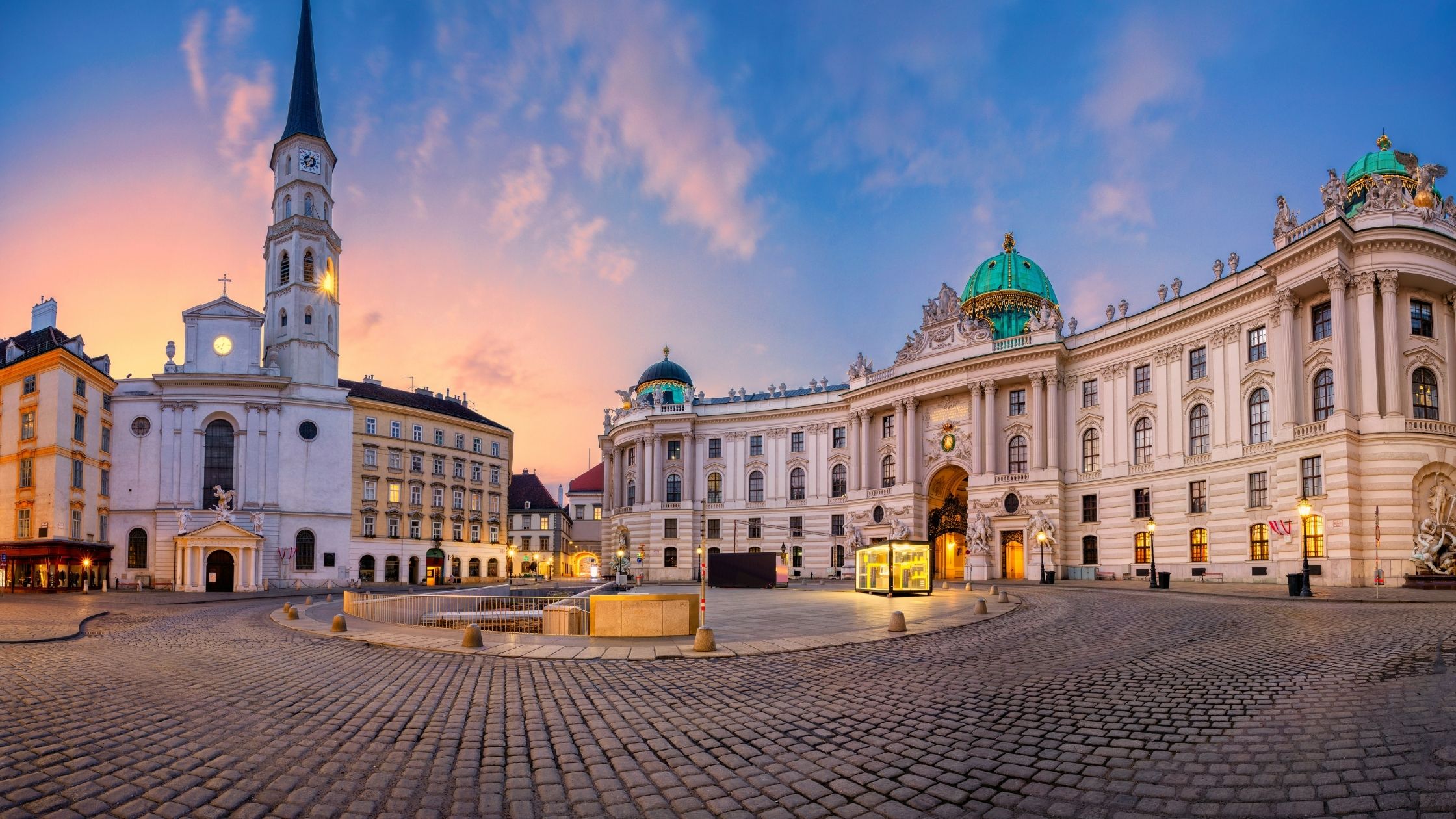 Catch the vibe of the charming city of Vienna - LuggageHero